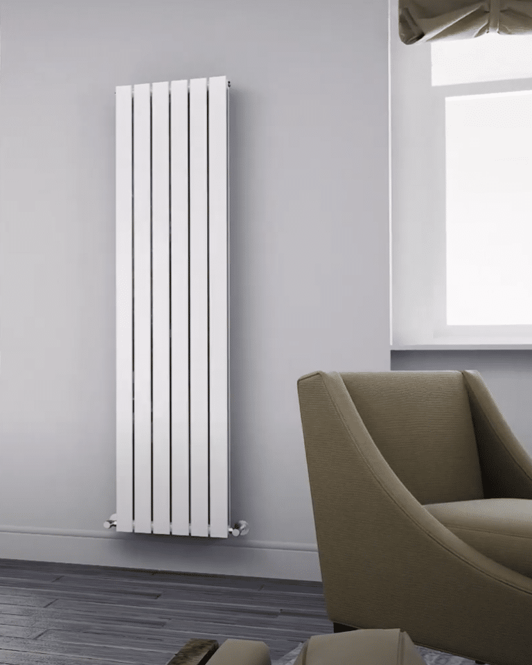 Flat Vertikal Dobbelt Radiator Hvid - Håndklædetørrer.dk