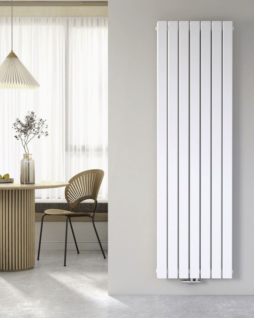 Flat Vertikal Dobbelt Radiator Hvid - Håndklædetørrer.dk